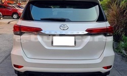 Buy used toyota fortuner white car in navala in western - bulacars