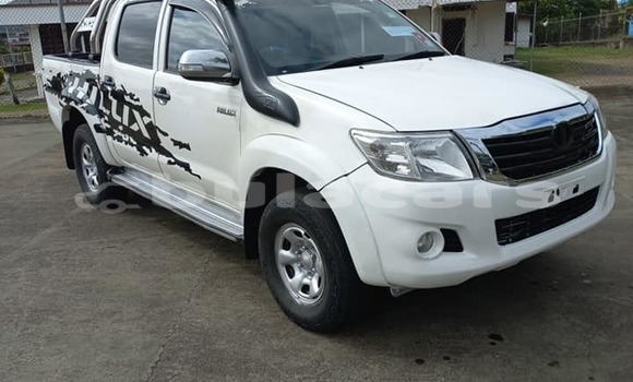 Buy used toyota hilux white car in suva in central - bulacars